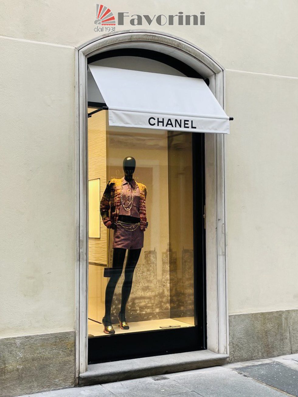 Italian vintage awnings for luxury stores - Favorini Tende | Roma ...